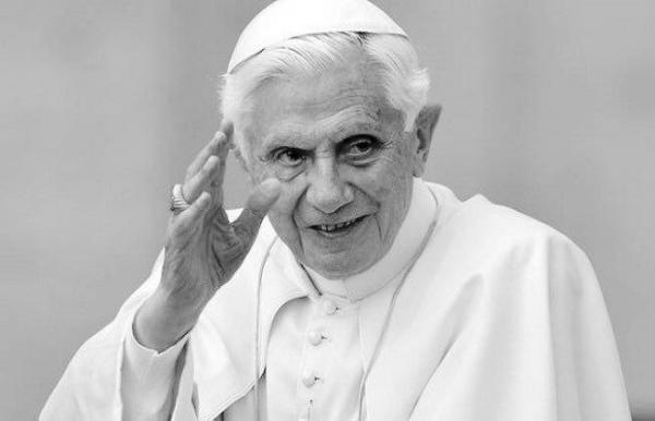 وفاة بابا الفاتيكان السابق بنديكتوس السادس عشر :: وكالة نيروز الاخبارية